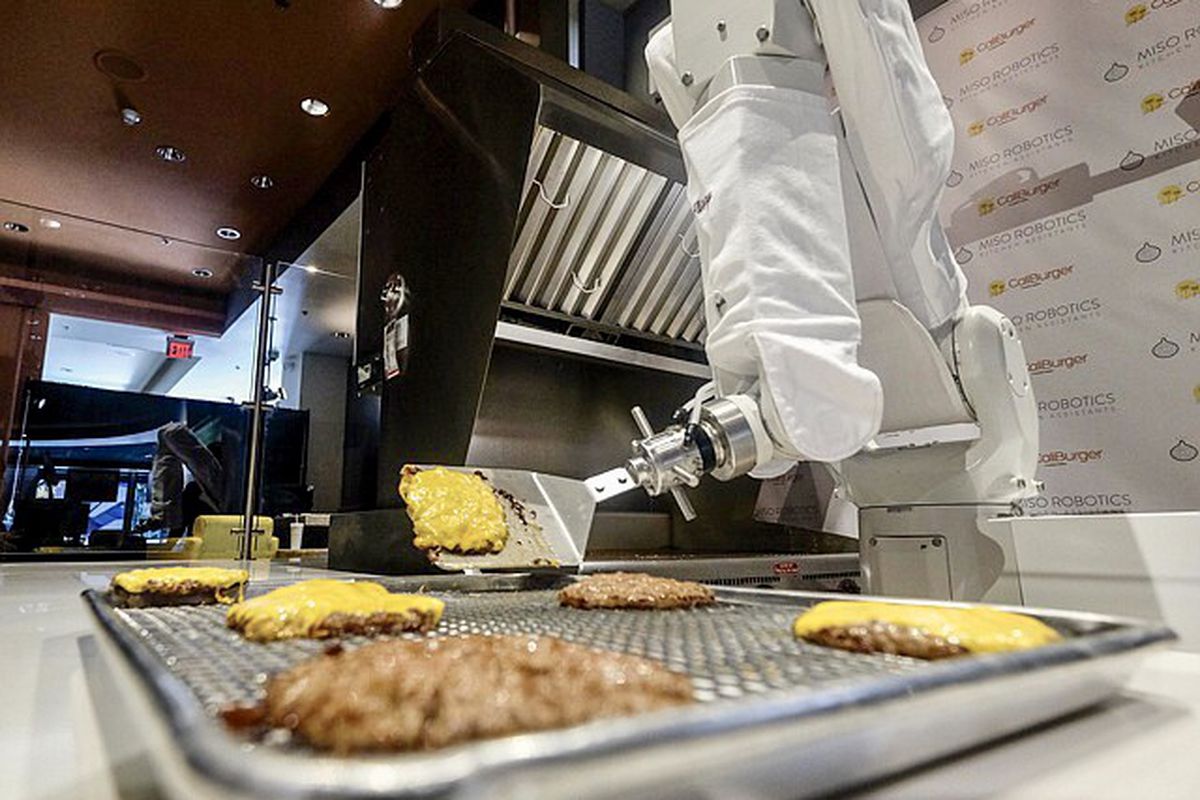 Flippy, the World’s First Autonomous Robotic Kitchen Assistant, Now ...